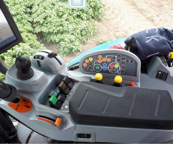 New Holland T7.210 Auto Command | GCB Agricultural Machinery