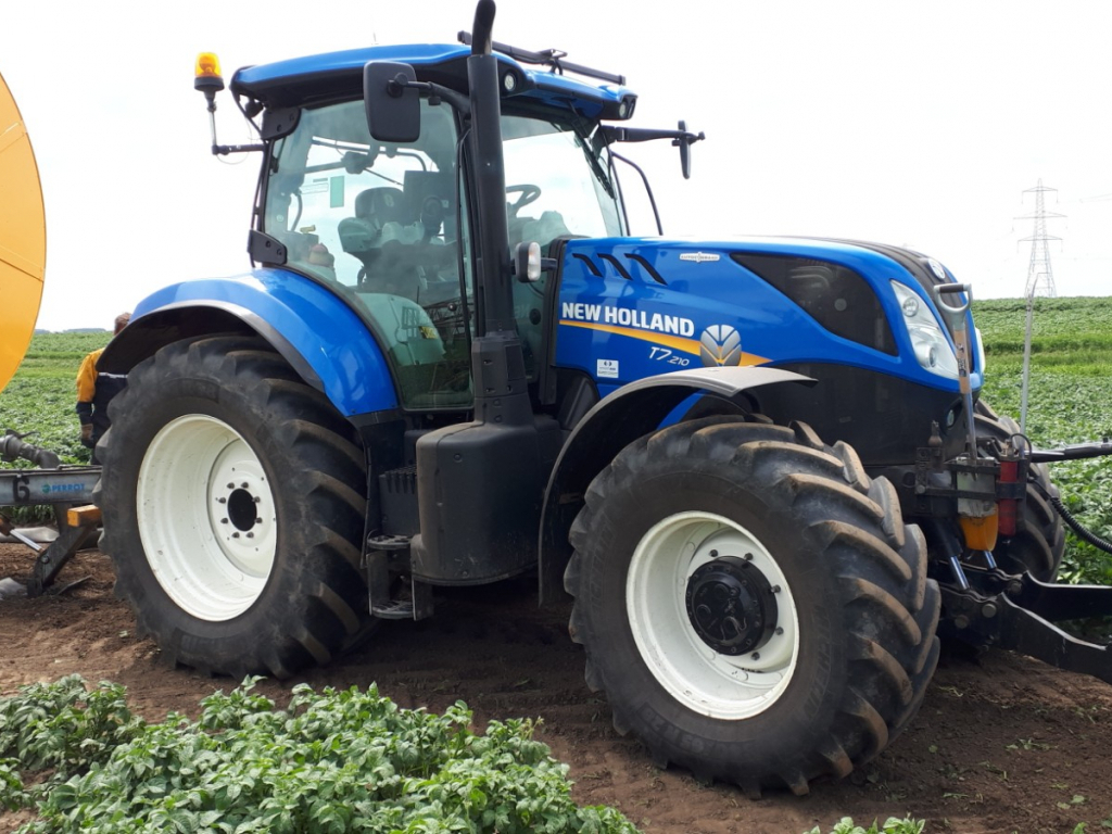 New Holland T7210 Auto Command | GCB Agricultural Machinery